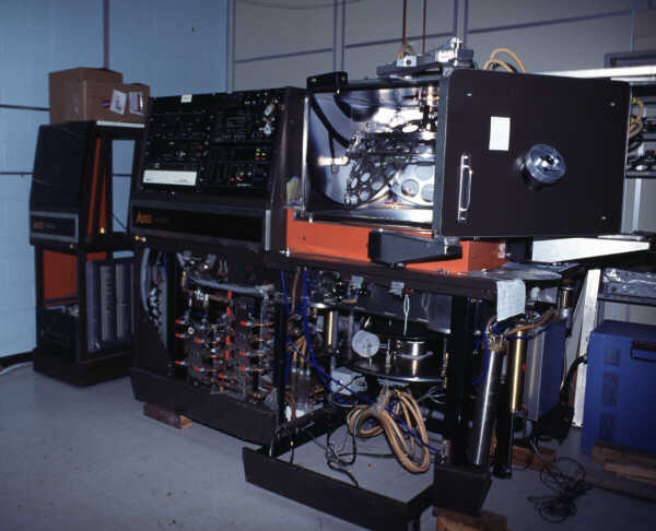 Photos of the FAST Center's Laboratories